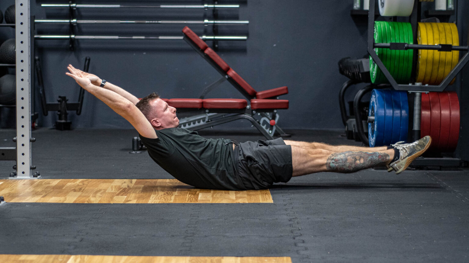 Hollow Body Hold - sylwetka gimnastyczna - Fitnessowy.NET