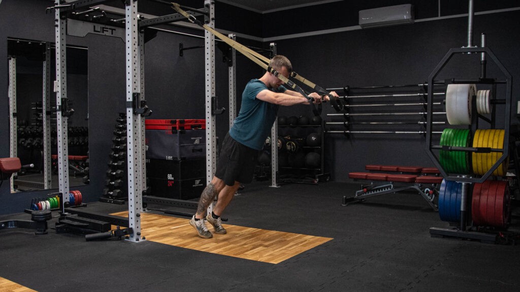 TRX Tricep Extension - buduj mocne tricepsy | Fitnessowy.net