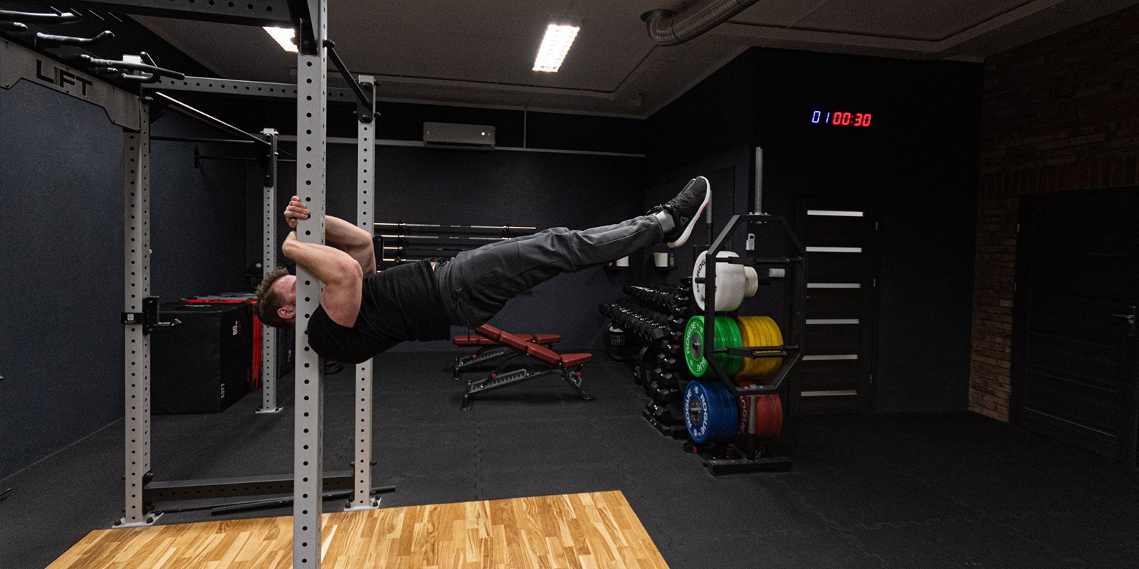 Dragon Flag: zbuduj stalowe mięsnie brzucha - Fitnessowy.NET