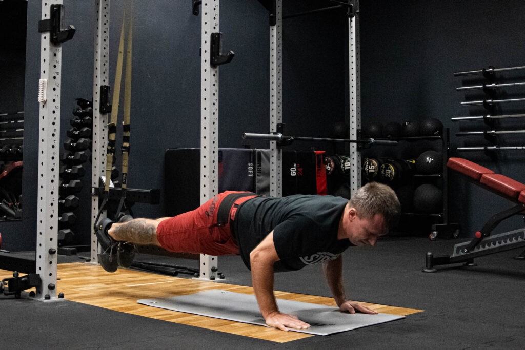 TRX Atomic Push Up - "atomowe" pompki w podwieszeniu - Fitnessowy.NET