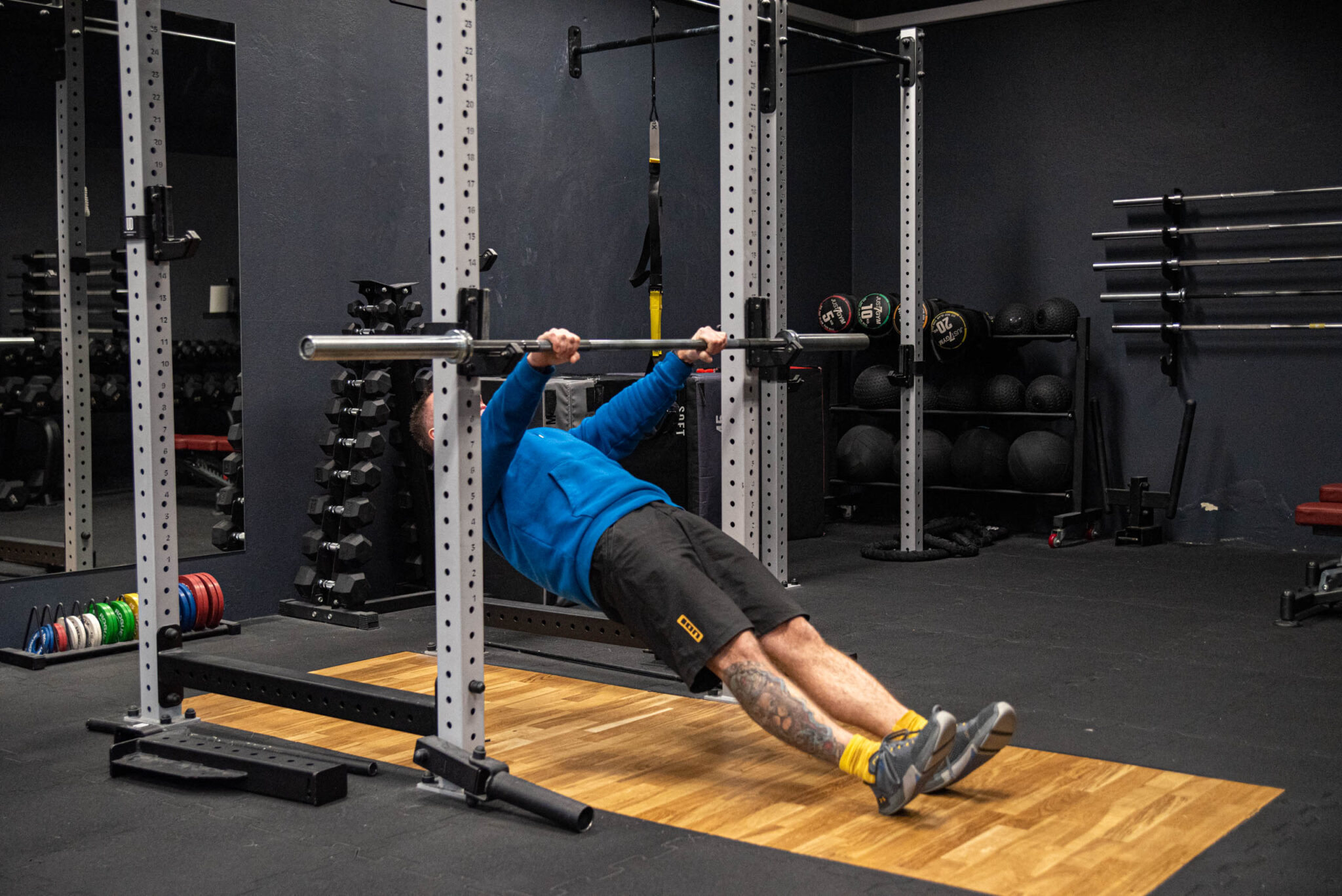 Inverted Row czyli podciąganie australijskie - Fitnessowy.NET
